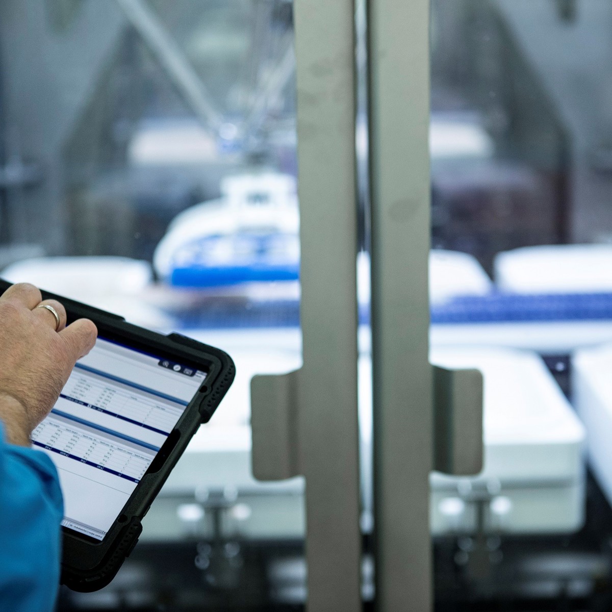 RoboBatcher featured in Aqua Magazine | Marel