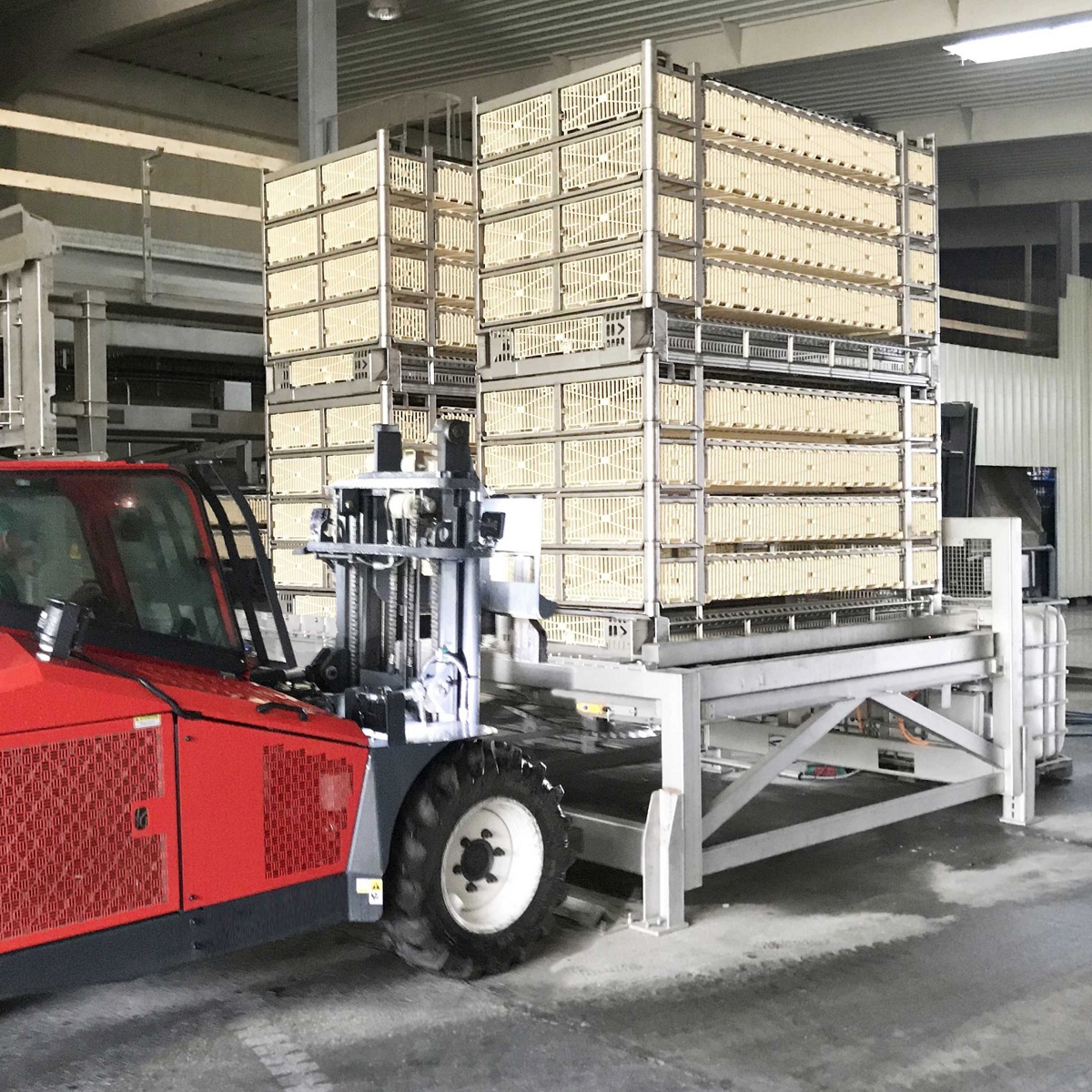 ATLAS live bird handling system | Marel