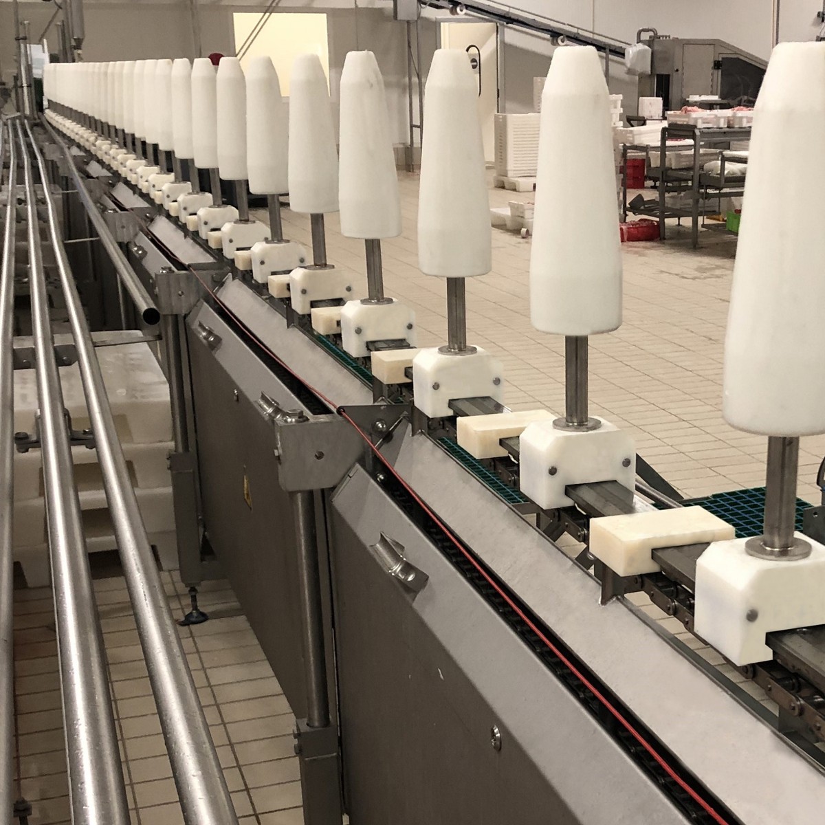 Semi-automatic cut-up | Marel