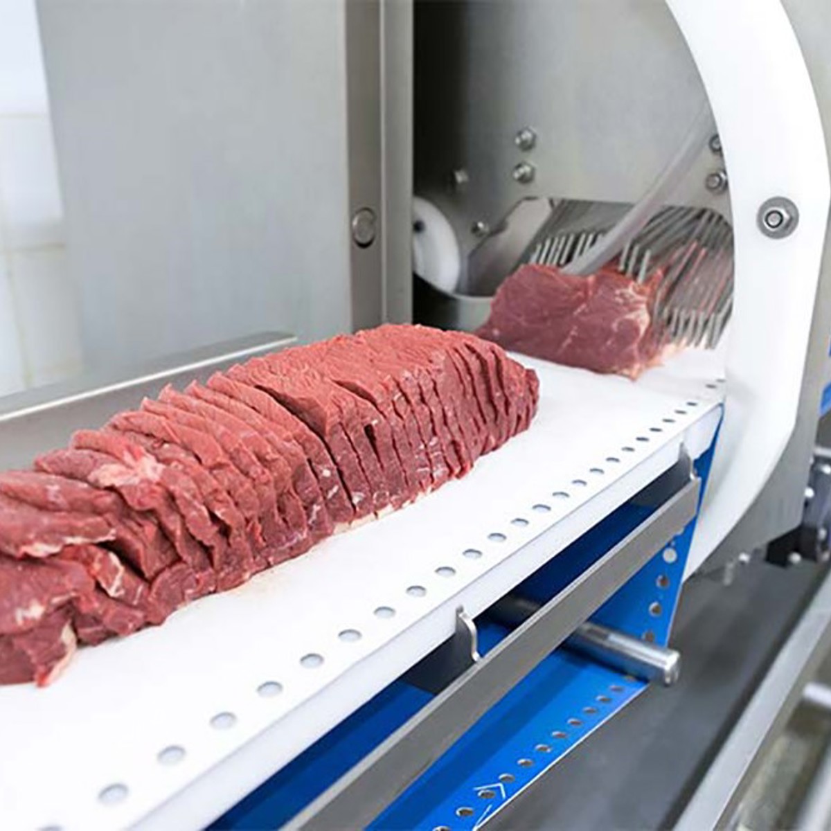 Reaching steak uniformity with automation | Marel