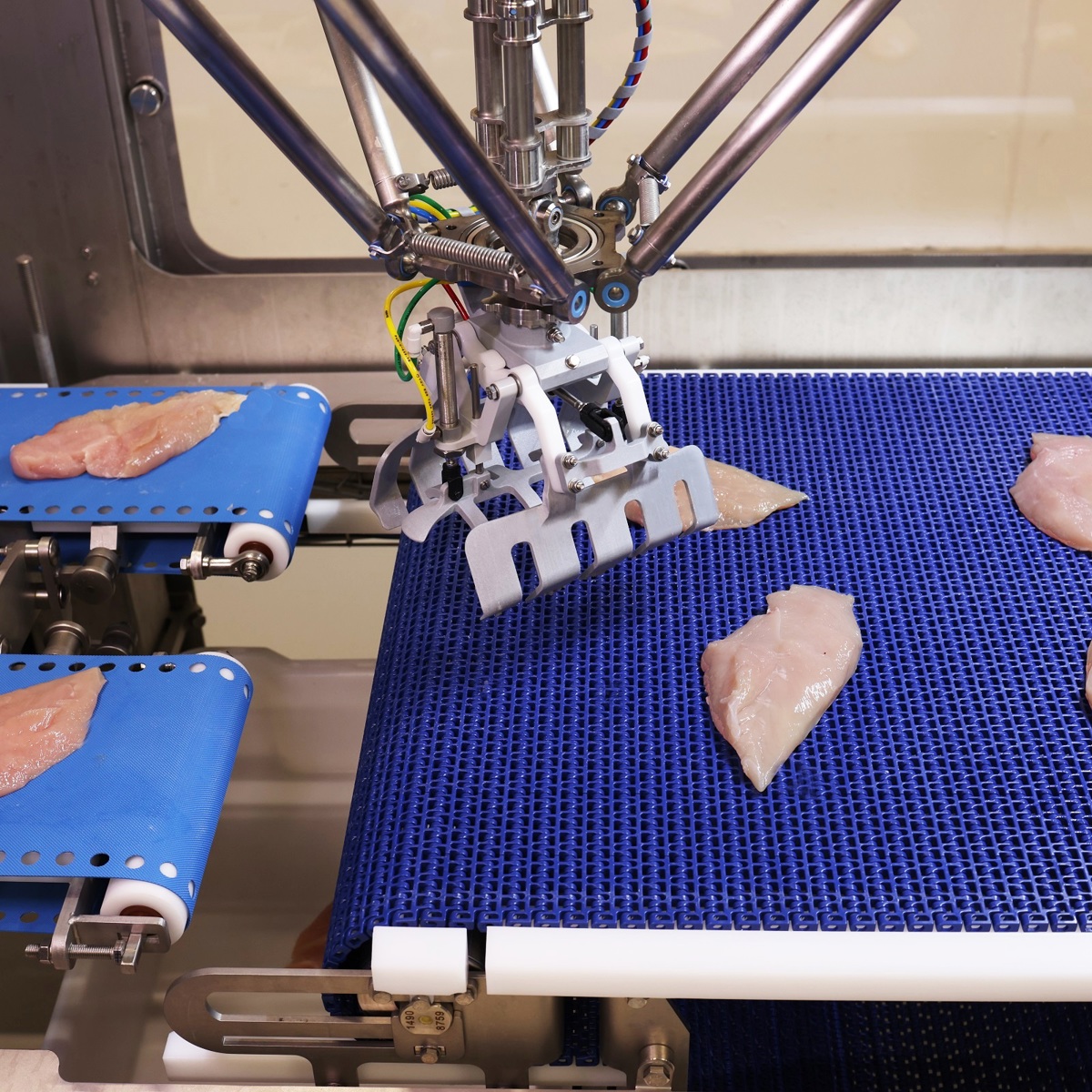 Perfect positioning ensures optimal portion cutting | Marel